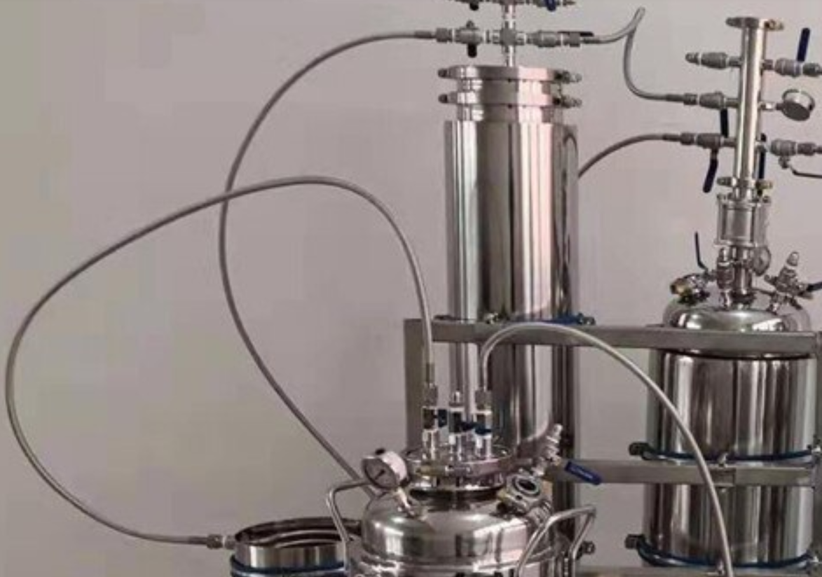 15LB Rack Mounted Closed Loop Extractor w/ Chilling Coils and Molecula ...